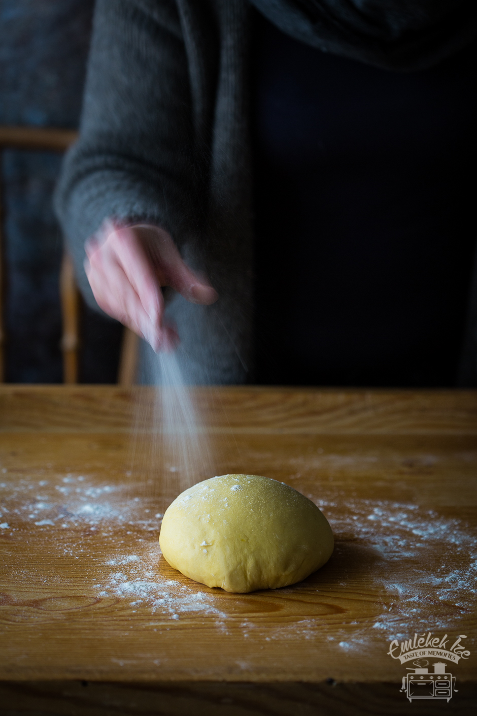 The world in monochrome and colour: forgácsfánk – Taste of Memories